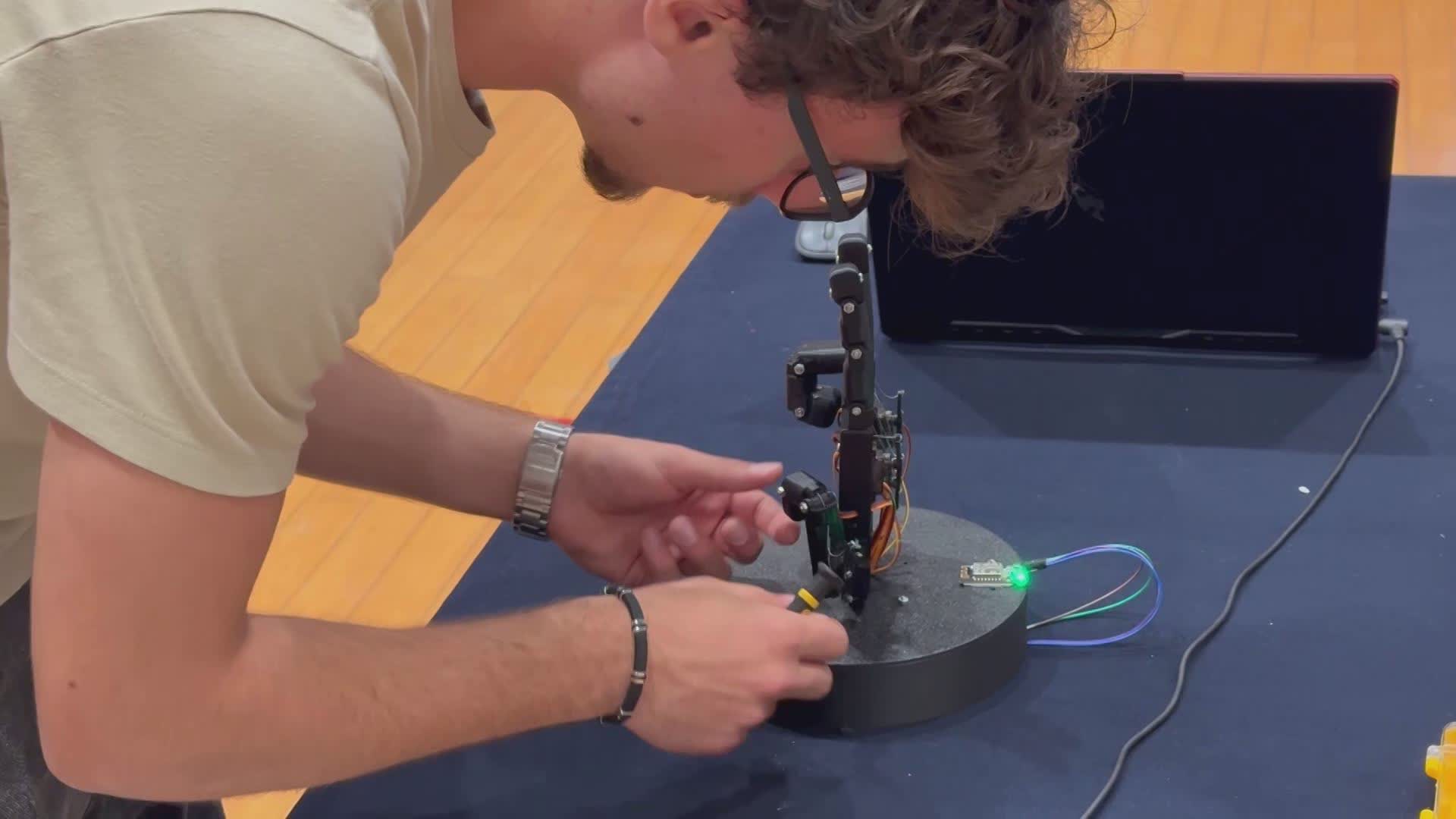 TRA PISA E TIRRENIA APRE IL FESTIVAL DELLA ROBOTICA - Toscana Tv