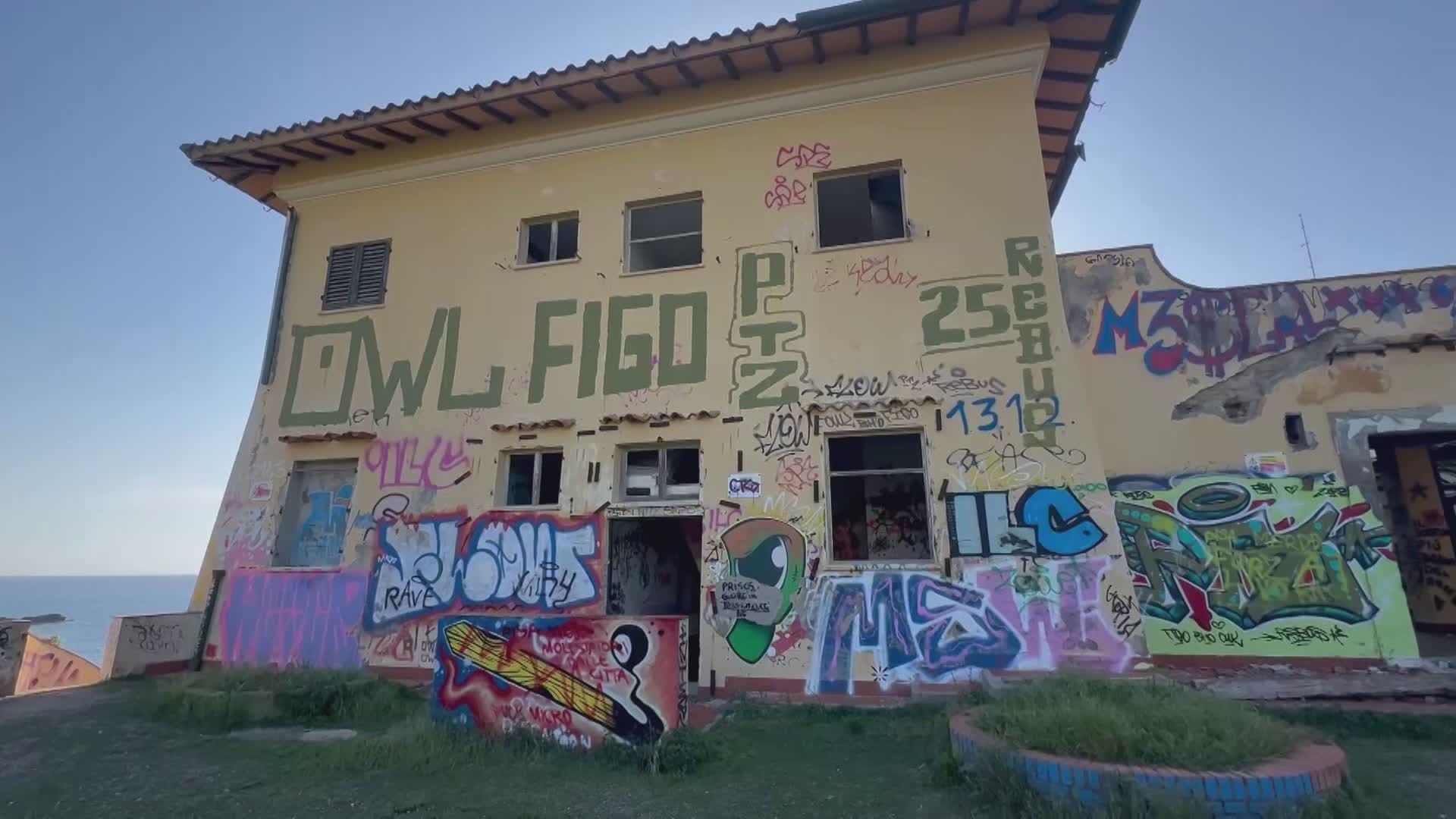 GODILONDA, A PEZZI LA STORICA VILLA CHE FU DI D'ANNUNZIO - Toscana Tv